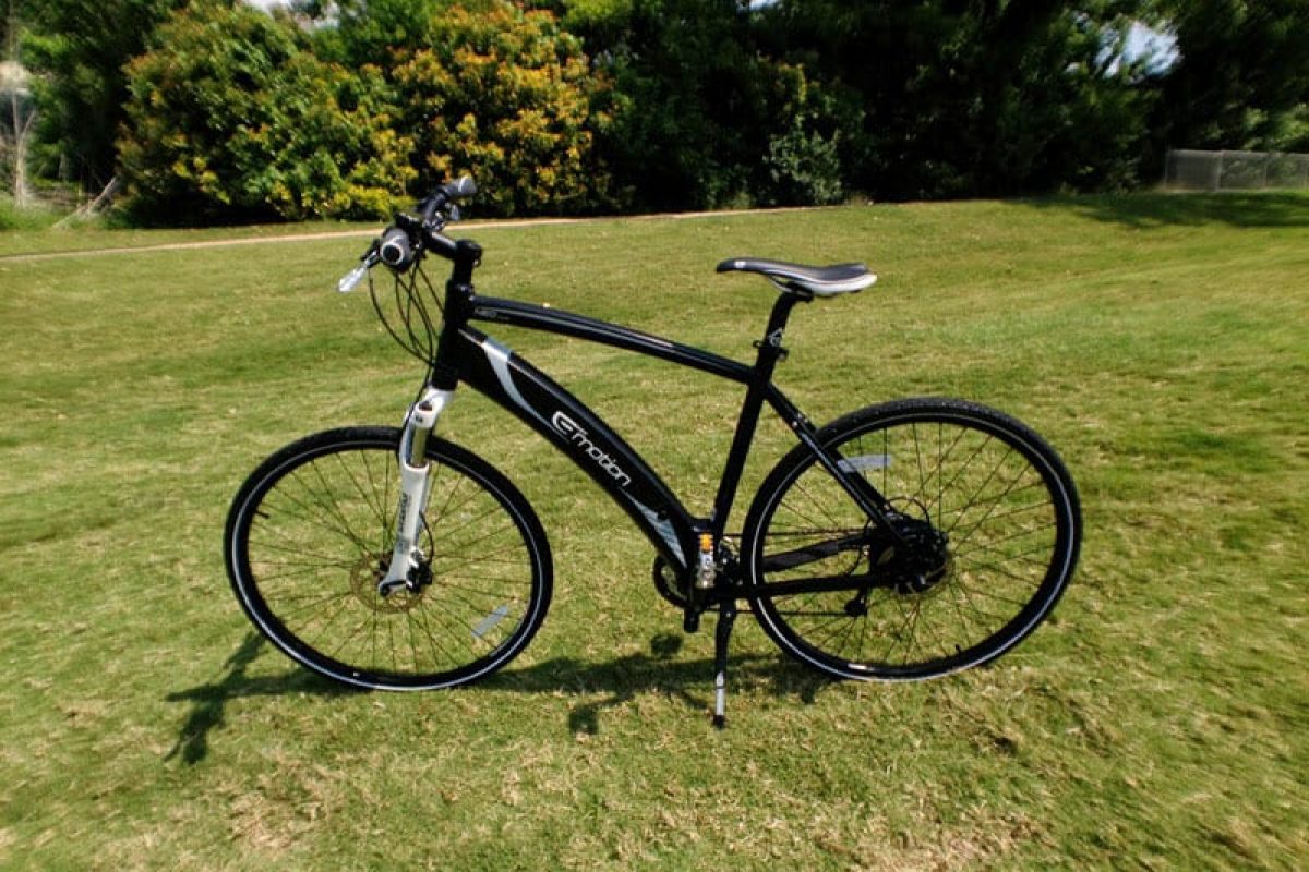 Easy Motion Neo Cross Review | ElectricBikeReview.com